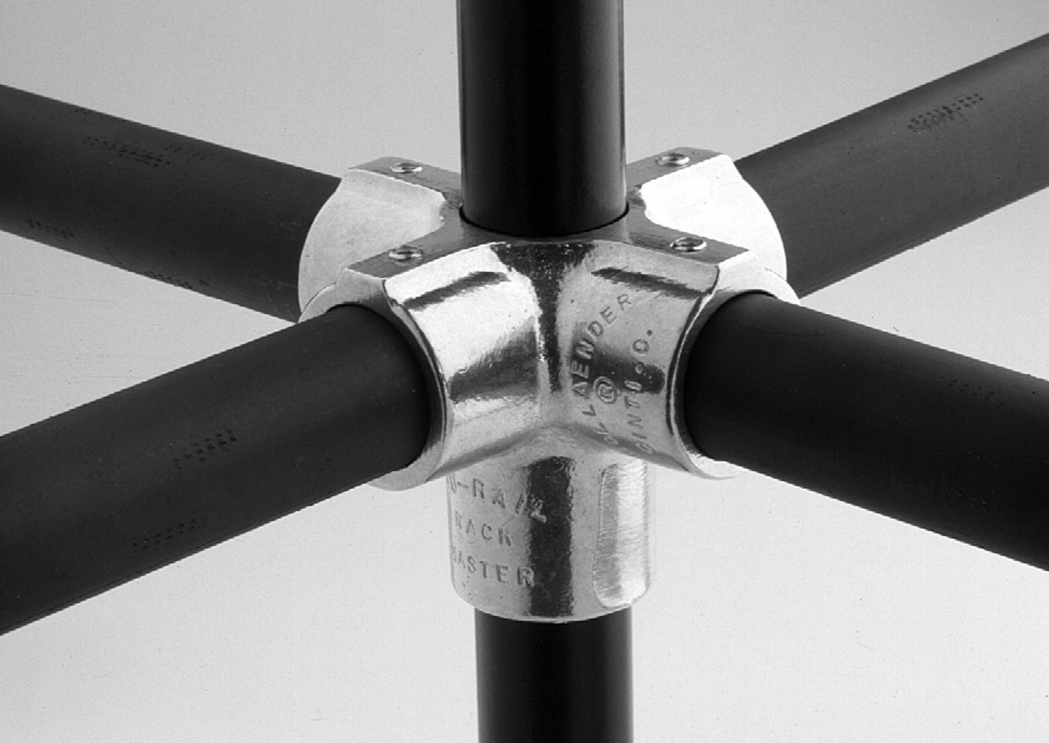 #106 rackmaster double side outlet cross - Speed-Rail fitting ...